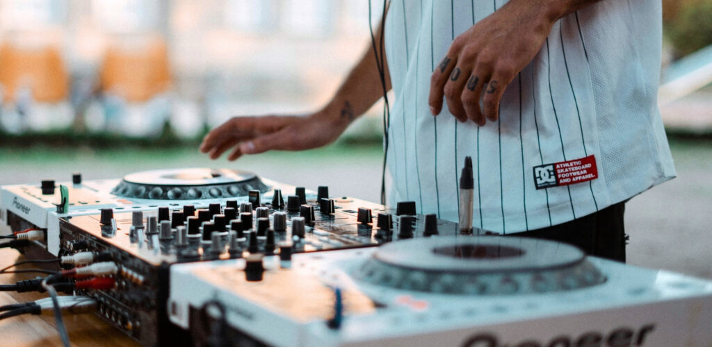 Poolside DJ | Wet'n'Wild Toronto